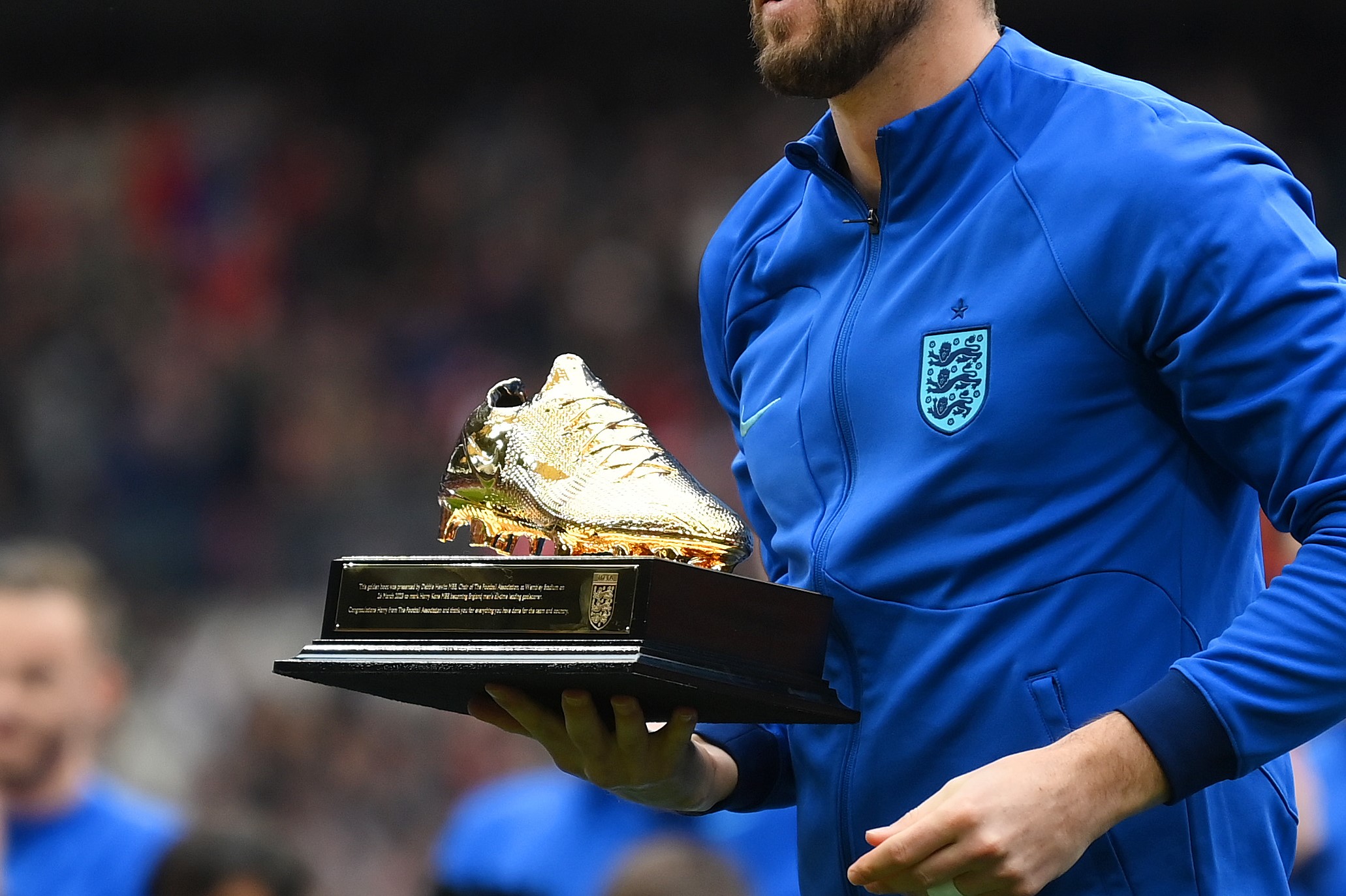 Thomas Lyte: Royal Warrant Silversmith, Bespoke Trophy Designer