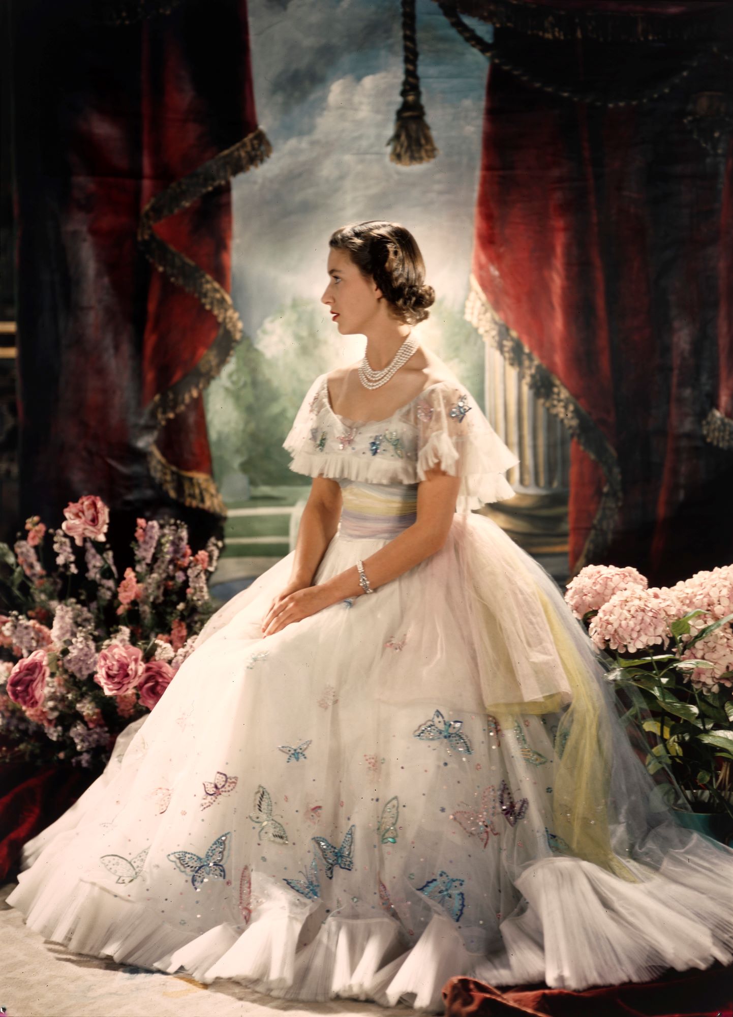 Culture Round-Up: A Century Capturing Royal Photographs